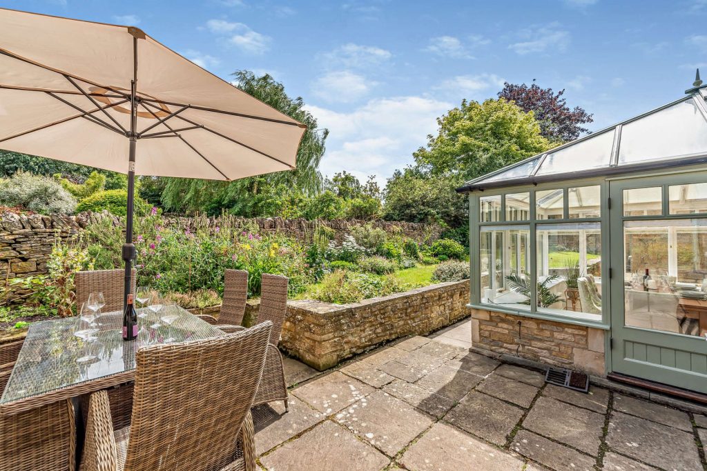 Glebe Cottage, 3 Bed Dog Friendly Cotswold Holiday Cottage near Kingham