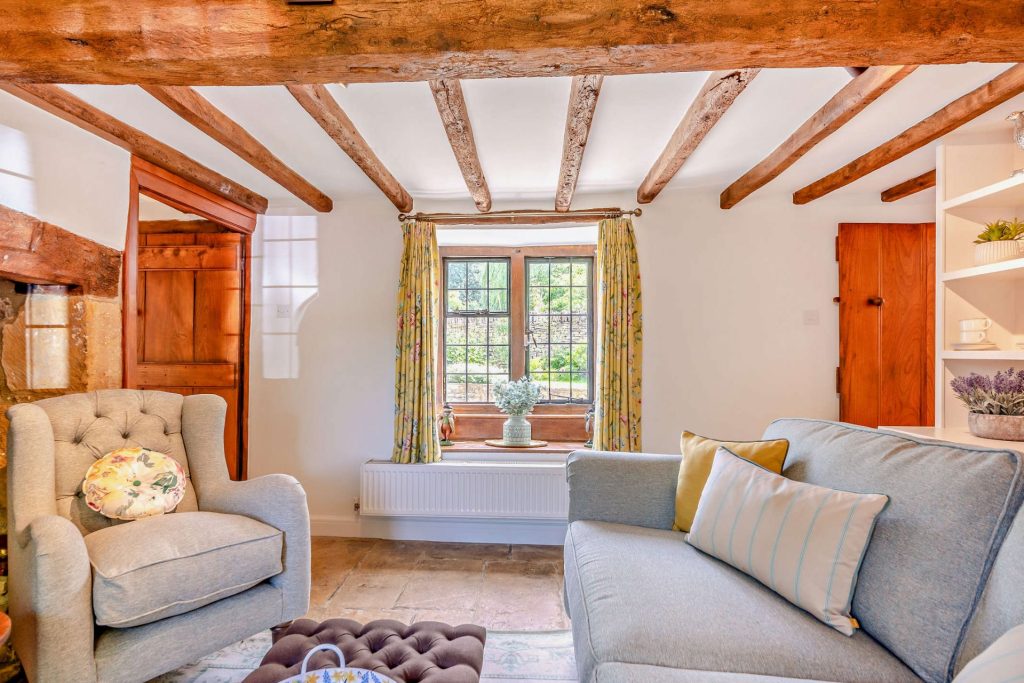 Glebe Cottage, 3 Bed Dog Friendly Cotswold Holiday Cottage near Kingham