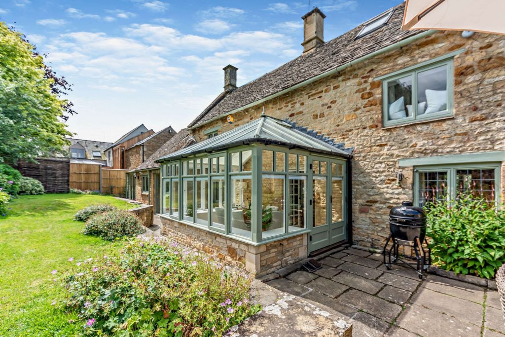 Glebe Cottage, 3 Bed Dog Friendly Cotswold Holiday Cottage near Kingham