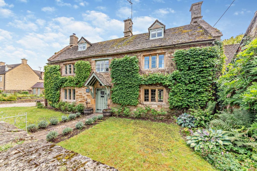 Glebe Cottage, 3 Bed Dog Friendly Cotswold Holiday Cottage near Kingham