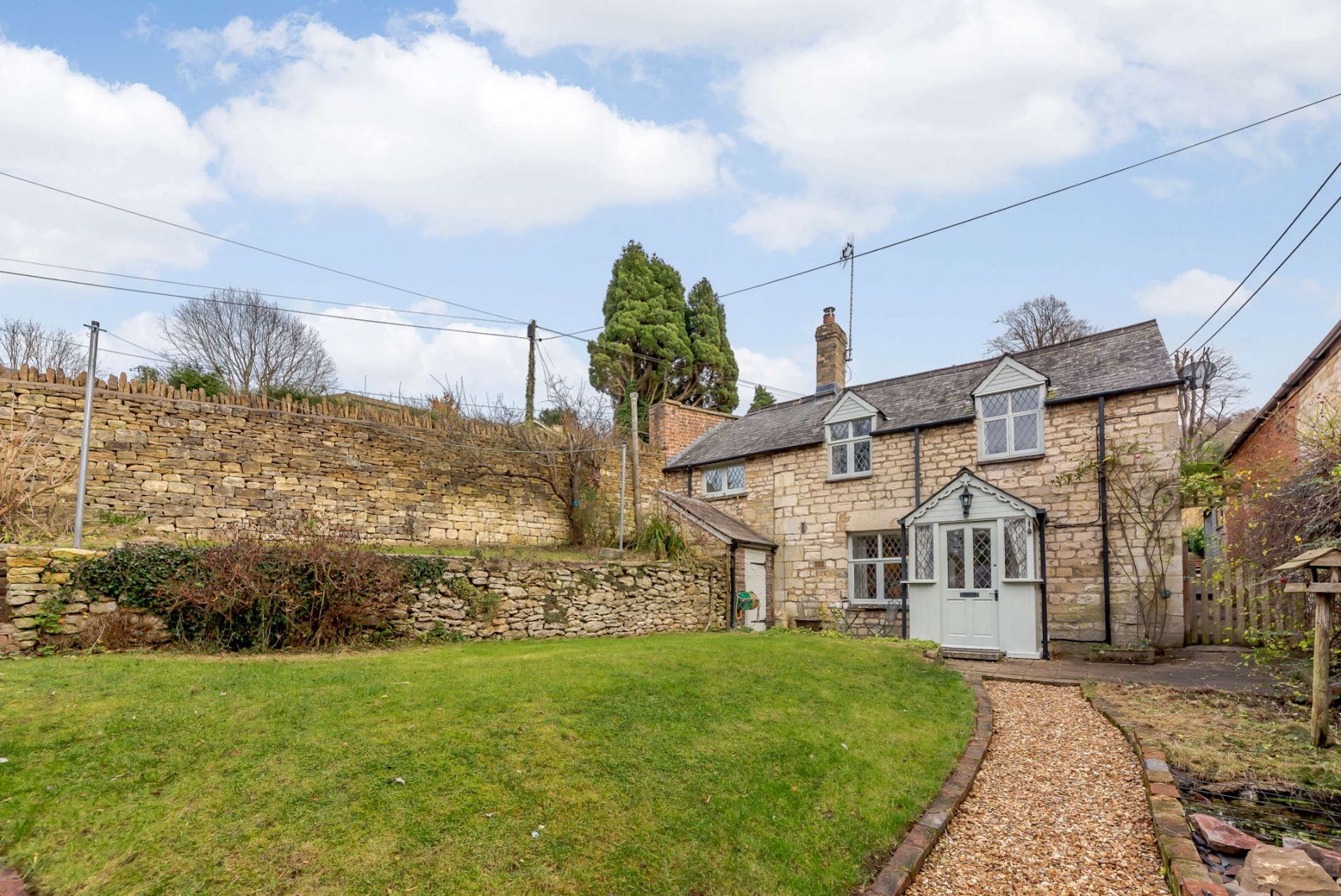 Rose Tree Cottage, 3 Bed Family Friendly Holiday Cottage in Stroud