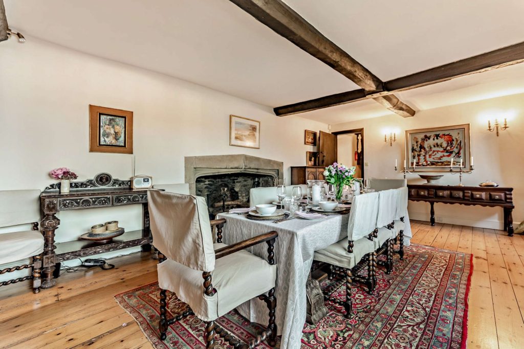 The Court House, Large Dog Friendly Cotswold Holiday Cottage