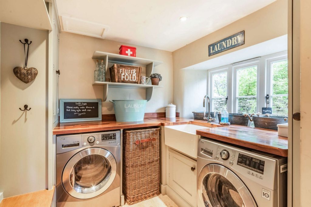 Laurel Tree Cottage, 6 Bedroom Cotswold Holiday Cottage