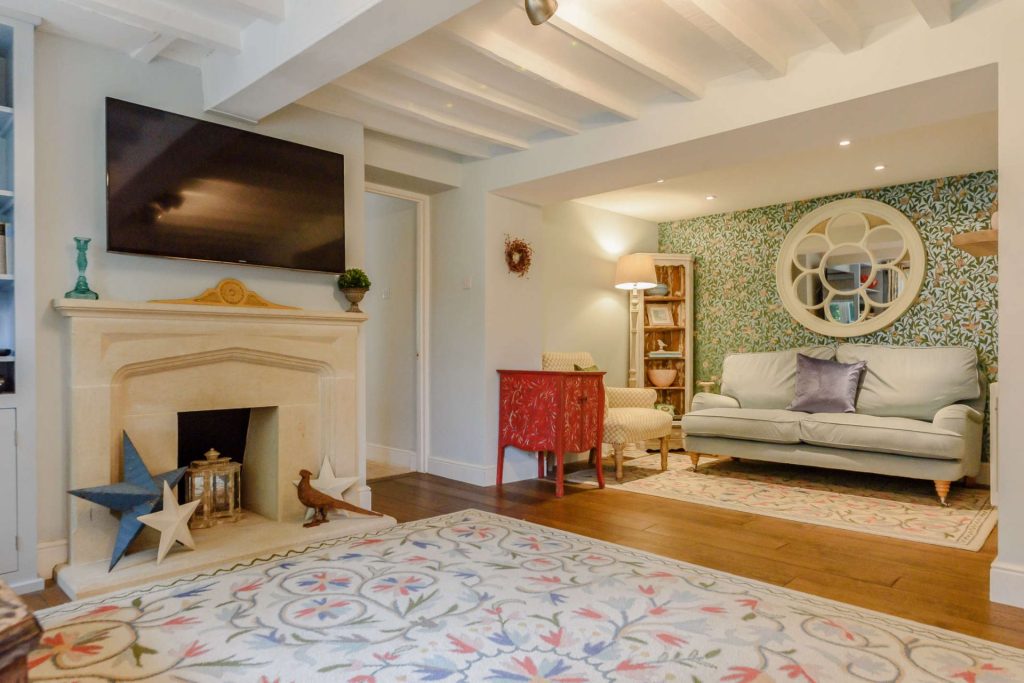 Laurel Tree Cottage, 6 Bedroom Cotswold Holiday Cottage