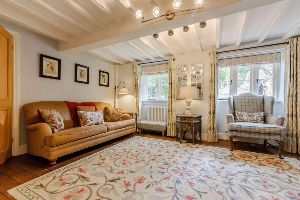 Laurel Tree Cottage, 6 Bedroom Cotswold Holiday Cottage