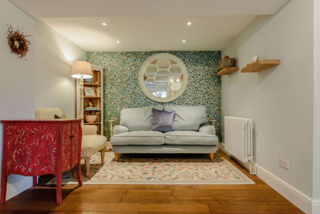 Laurel Tree Cottage, 6 Bedroom Cotswold Holiday Cottage