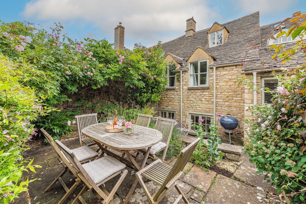 Greenview Cottage, 4 Bed Family Friendly Cotswold Accommodation near ...