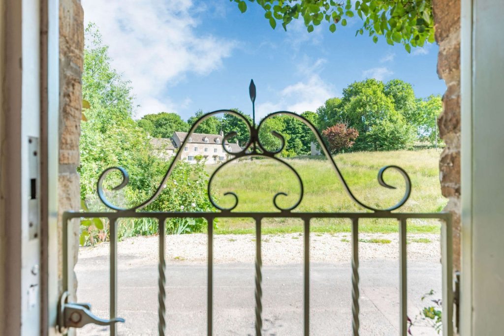 Greenview Cottage, 4 Bed Family Friendly Cotswold Accommodation near ...