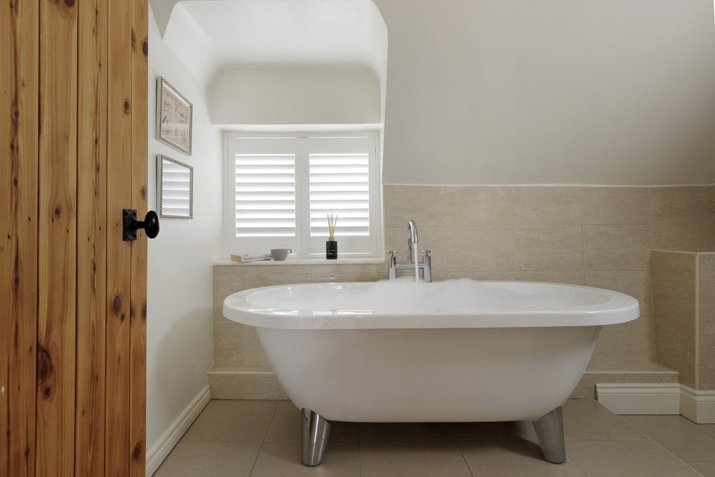 The Roost, 2 Bed Dog Friendly Holiday Cottage in Coln