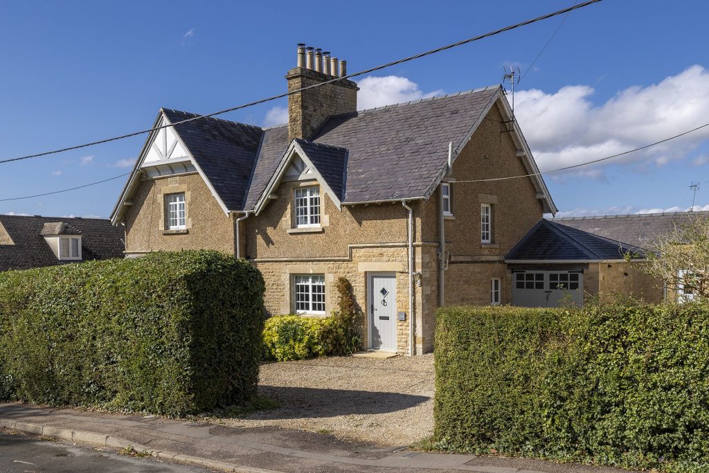 Pickwick, 3 Bed Dog Friendly Cotswold Holiday Home in Churchill