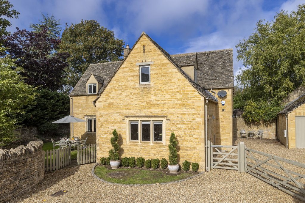 St Mary's Cottage, 3 Bed Cotswold Holiday Home in Lower Slaughter